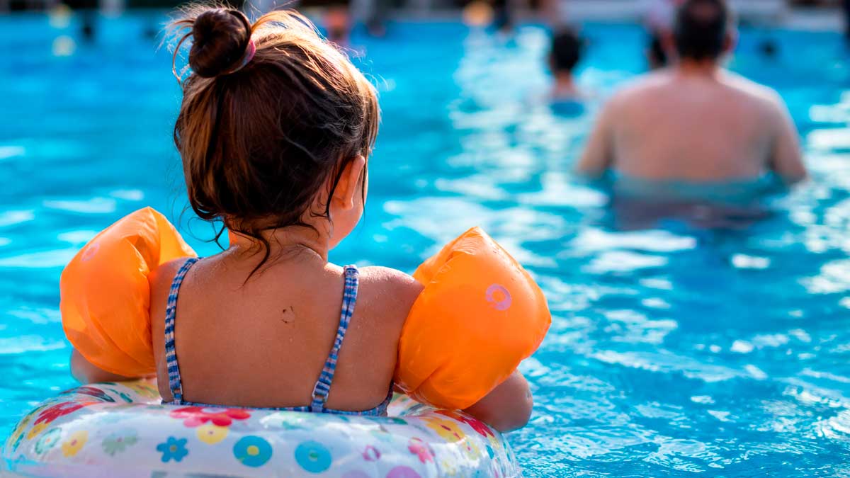 Consumo Andalucía avisa sobre los flotadores infantiles